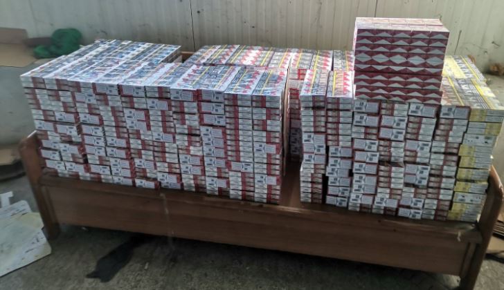 Bulgar gümrüğü Fransa'ya giden araçta 10 bin paket sigaraya el koydu!